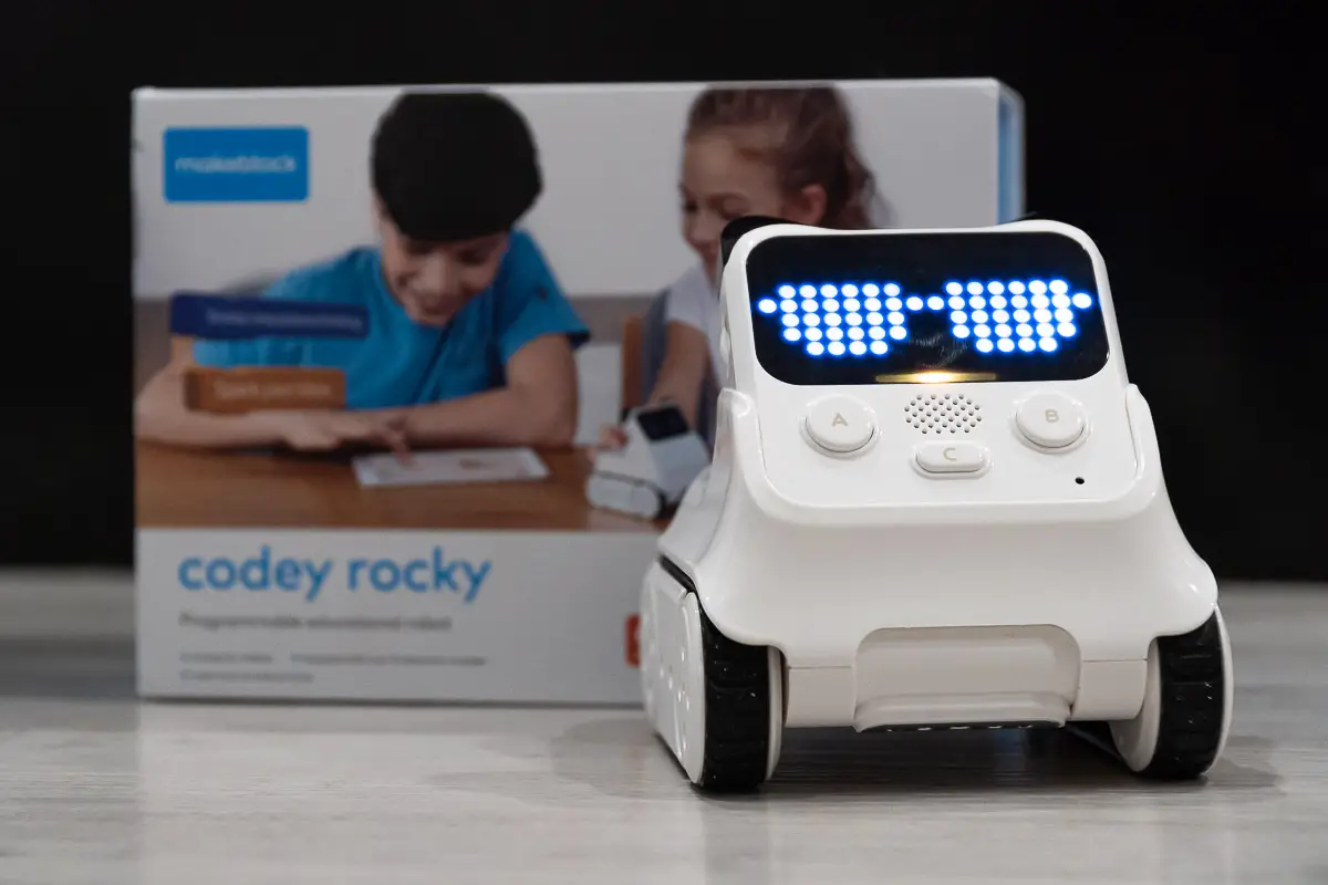 Makeblock Robotics & Coding Kits - STEMtropolis