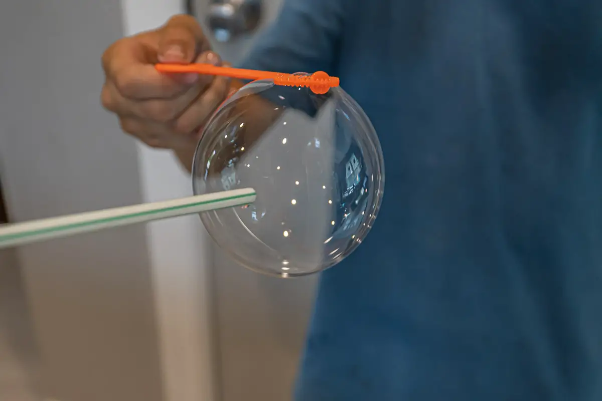 Bubble Science Experiments - STEMtropolis